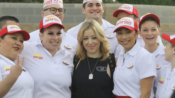 8 Delicious & Interesting Facts About In-N-Out Burger • Pop Listicle